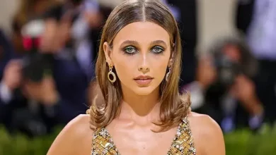Emma Chamberlain Biography, Age ,Net Worth, Wiki, Real Name, Children ...