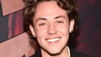 Ethan Cutkosky Biography, Age ,Net Worth, Wiki, Real Name, Children ...