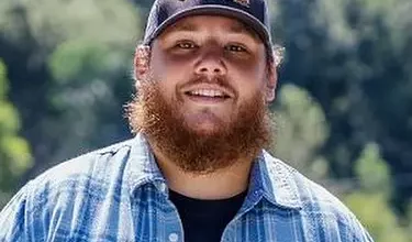 Luke Combs Biography, Age ,Net Worth, Wiki, Real Name, Children ...