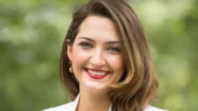 Meredith Schwarz Biography, Age ,Net Worth, Wiki, Real Name, Children ...